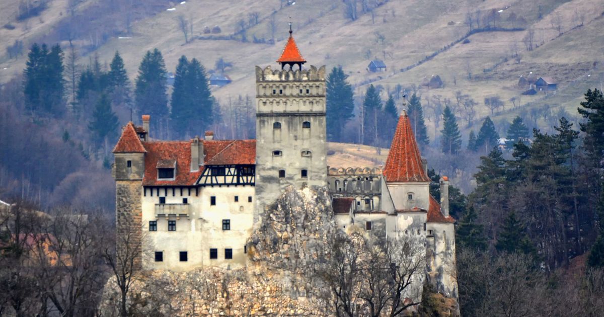VIDEO - Castelul Bran a fost redeschis iar pentru turiști după o lună ...