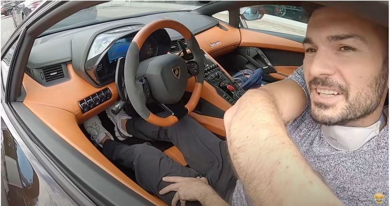 VIDEO | Vloggerul Andy Popescu, în război cu jandarmii - Stirile Kanal D