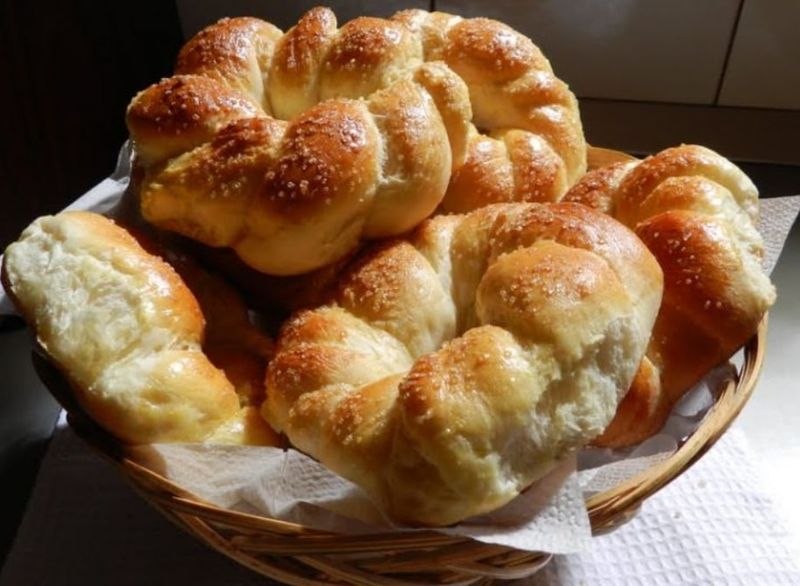 Reţetă de colaci pufoşi pentru pomenirea morţilor - Stirile Kanal D