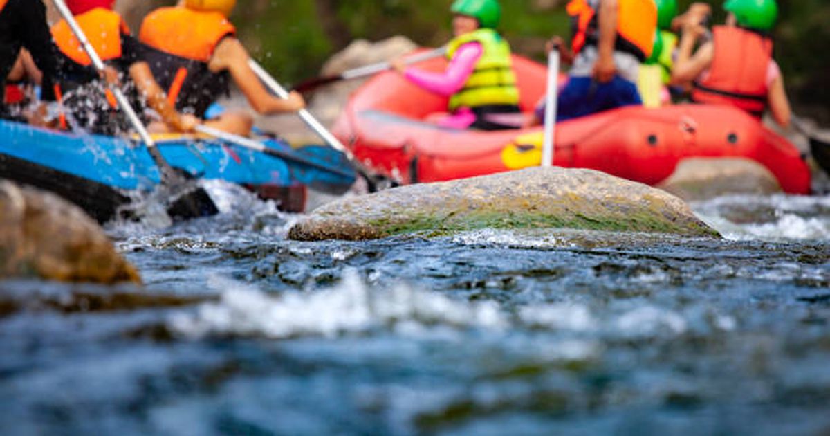 VIDEO | Tragedie pe râul Jiu! 21 de persoane s-au răsturnat cu bărcile ...