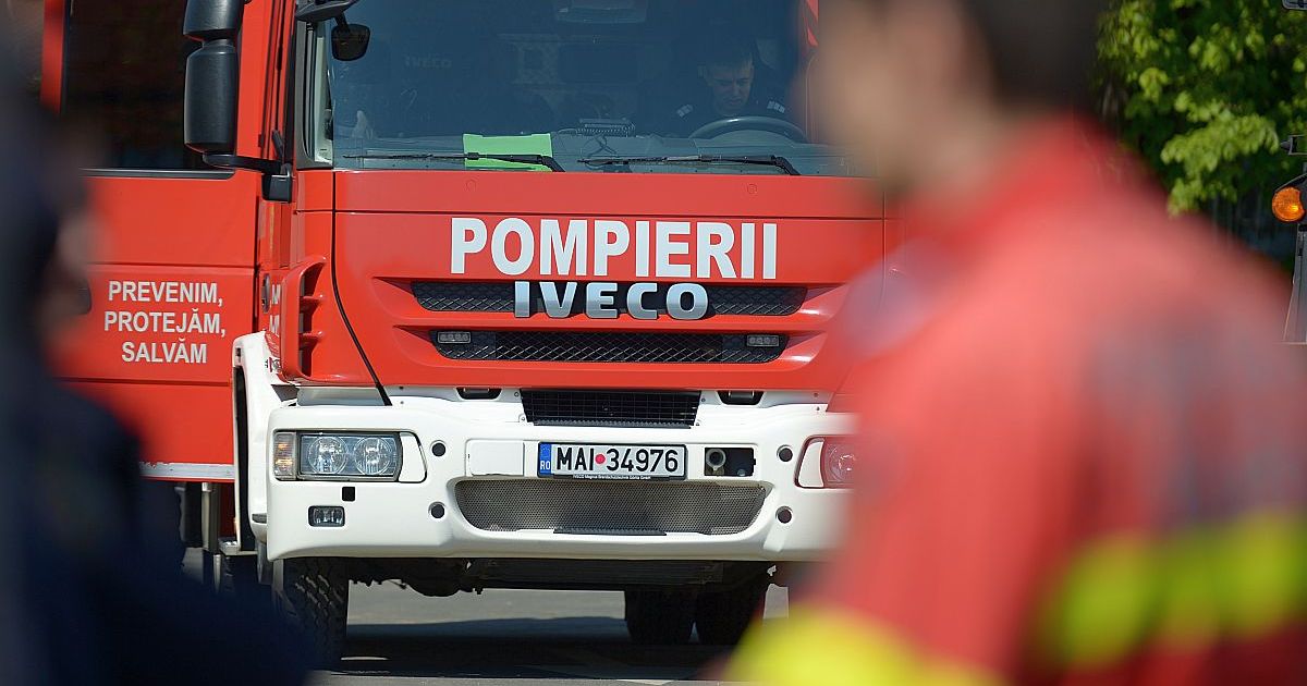 Pompierii au ajuns la un incendiu, dar mașina de intervenție era ...
