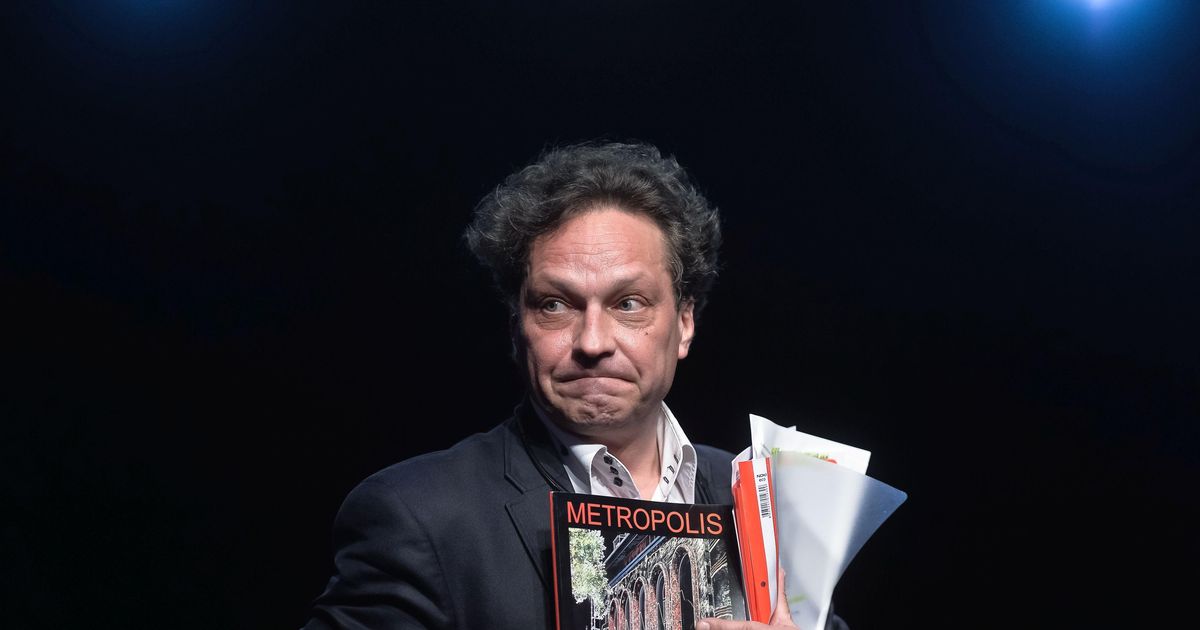 George Ivaşcu a demisionat din funcţia de manager al Teatrului ...