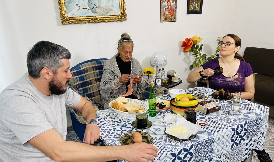 “Sunt din neam de preoți”. Andreea Doinea, actrița din ”Strada ...