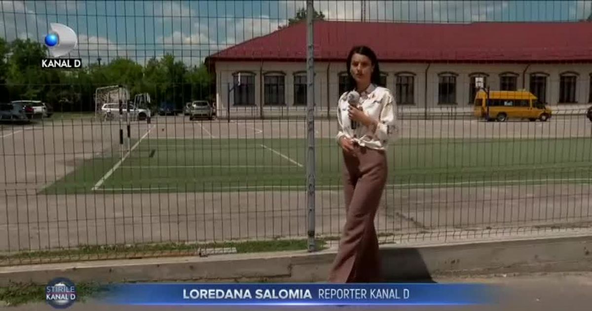 Elev injunghiat in curtea scolii - Stirile Kanal D