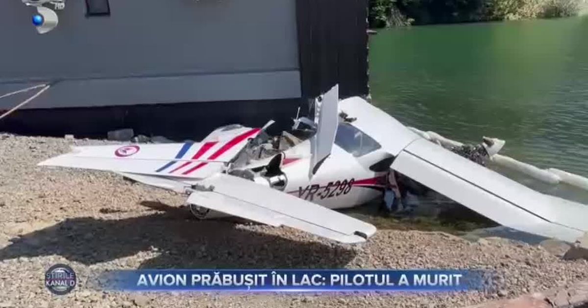 Avion prabusit in lac - pilotul a murit - Stirile Kanal D