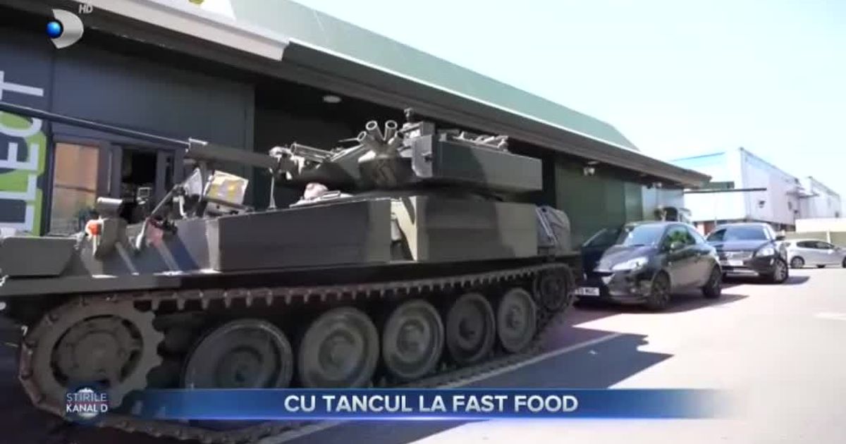 Cu tancul la fast food - Stirile Kanal D