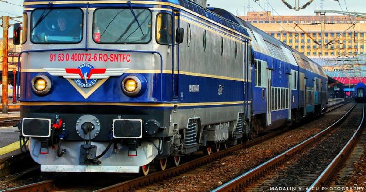Un tren de călători a luat foc. Pasagerii, evacuați imediat - Stirile ...