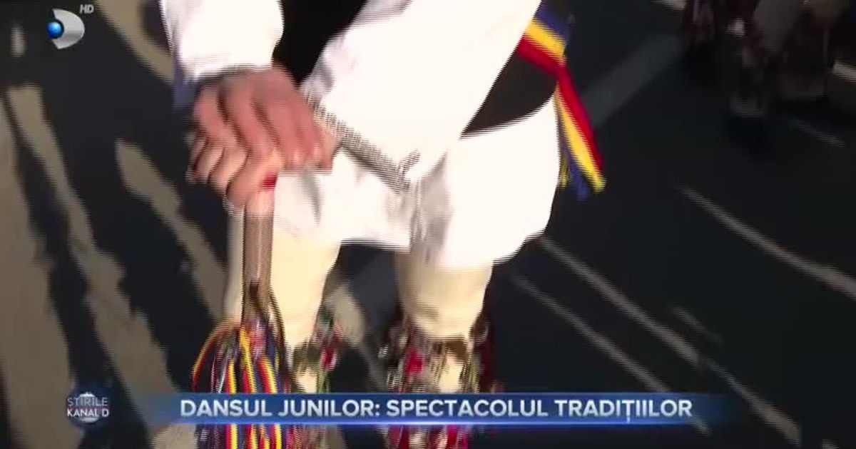 Dansul junilor- spectacolul tradițiilor - Stirile Kanal D