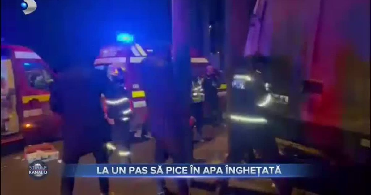 La un pas să pice în apa înghețată - Stirile Kanal D