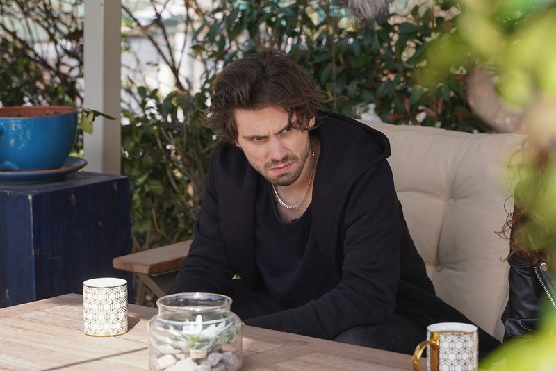 Cum s-a pregătit Tarik Emir Tekin pentru maleficul Selçuk, din serialul ...