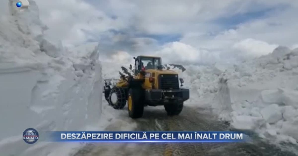 Deszăpezire dificilă pe cel mai înalt drum - Stirile Kanal D