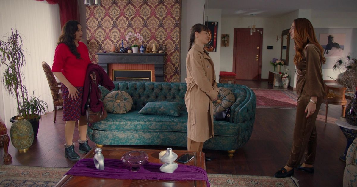 În această seară, de la ora 20:00, în “Totul pentru familia mea”, la Kanal D, Ayla nu renunță la ...