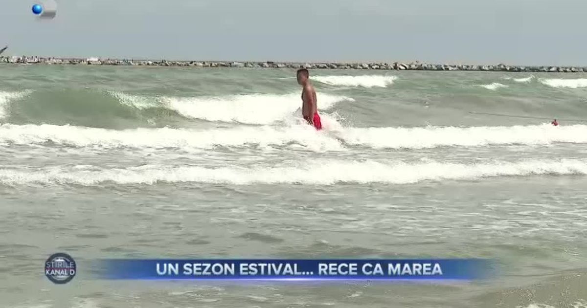 VIDEO- Un sezon estival...rece ca marea. Turiștii nu au parte de o ...