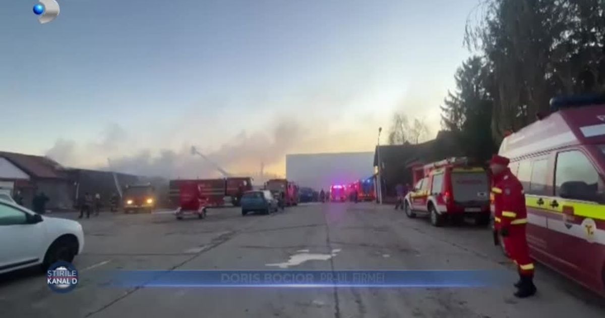 VIDEO- O fabrică de patiserie de lângă Timișoara a luat foc. Peste 2. ...