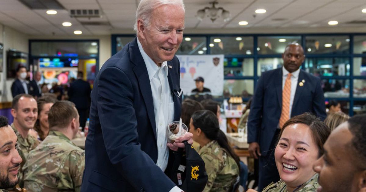 Joe Biden face o nouă gafă: "Sunt prima femeie de culoare care a servit ...