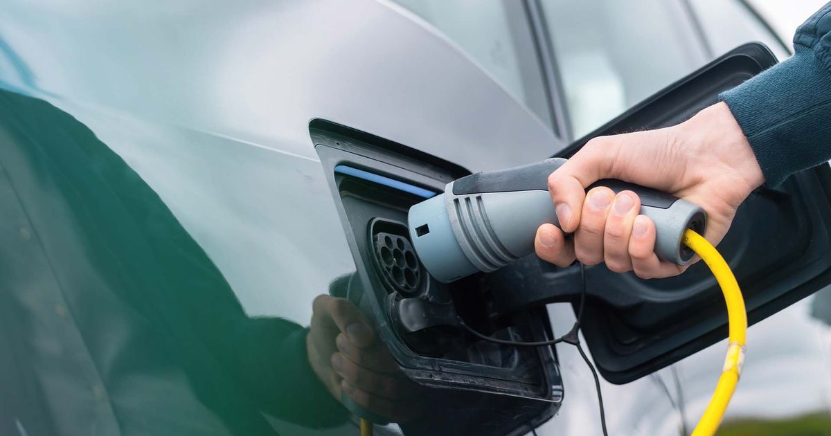 Încărcarea unei mașini electrice acasă: Avantaje și costuri - Stirile ...