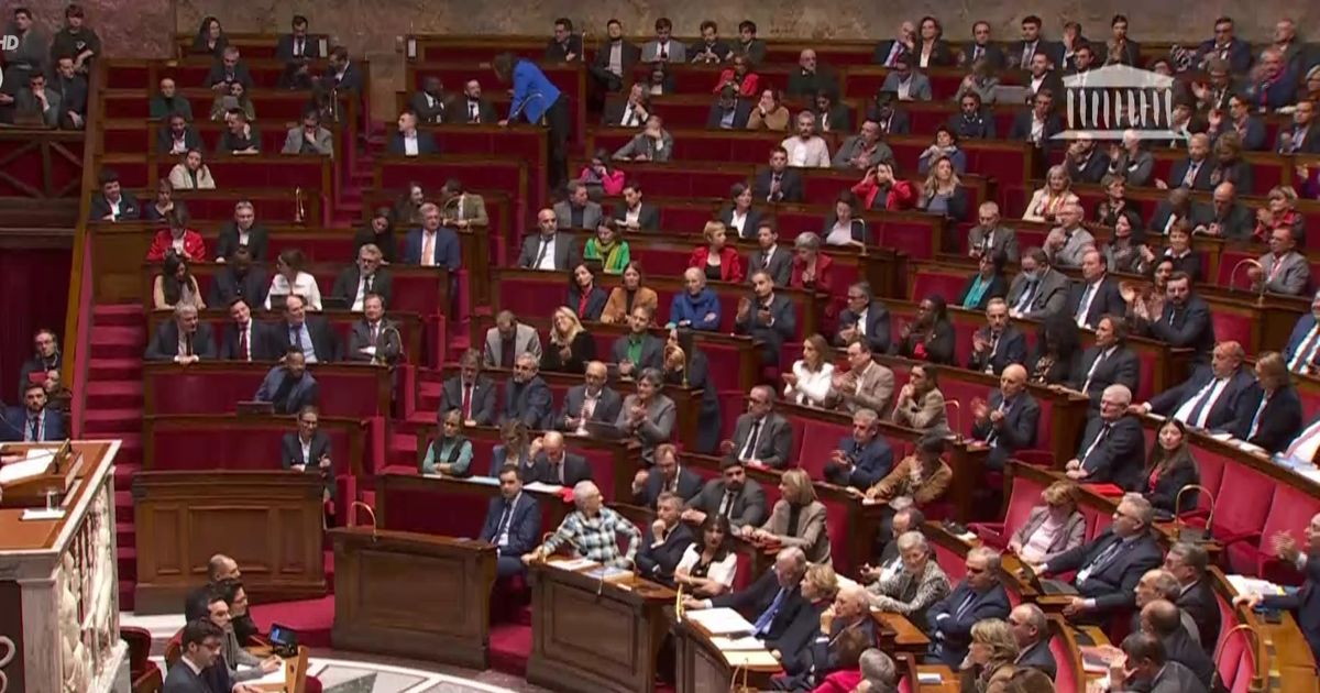 VIDEO Prăbușire istorică - Guvernul francez a picat - Stirile Kanal D