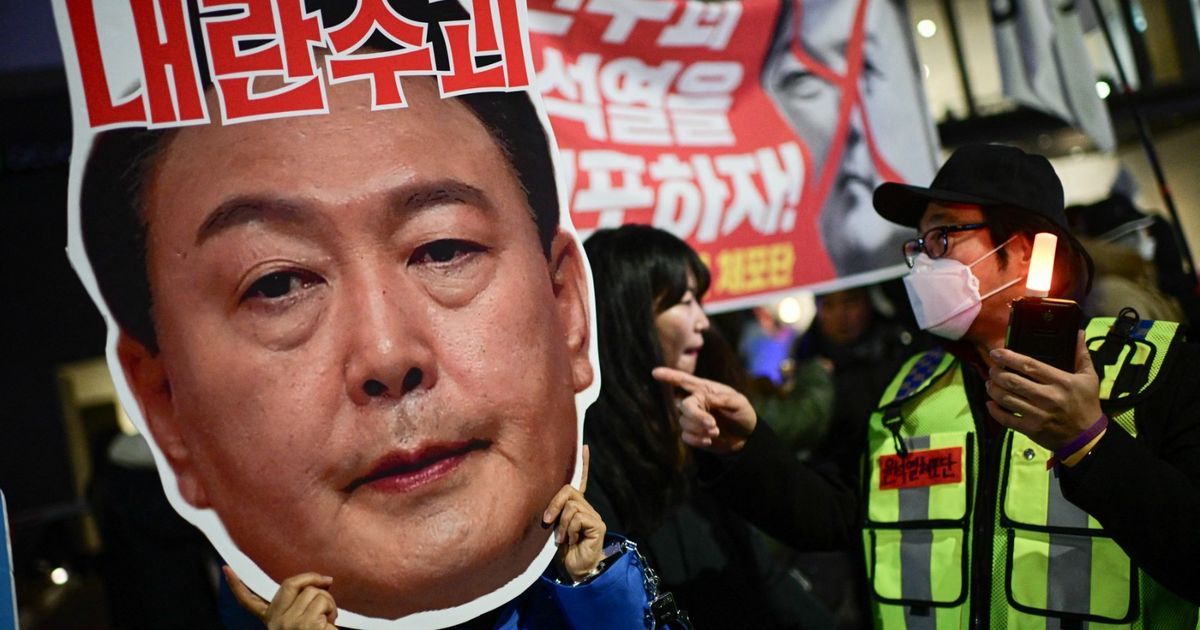 Unde e dictatura mai mare? Coreea de Nord ia în batjocură "lovitura de ...