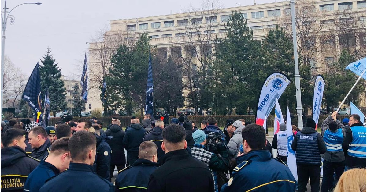 Proteste masive după tăierile anunțate de Guvern. Profesorii, studenții ...