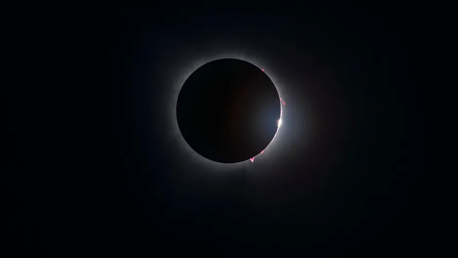 Eclipsele de Soare și de Lună din 2025: Când și unde le poți vedea ...