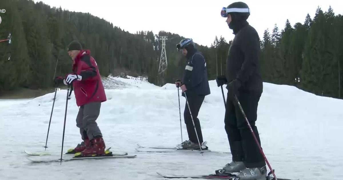 VIDEO „Îți dă un sentiment de libertate” Nea Gică, instructor de schi la 96 de ani - Stirile Kanal D