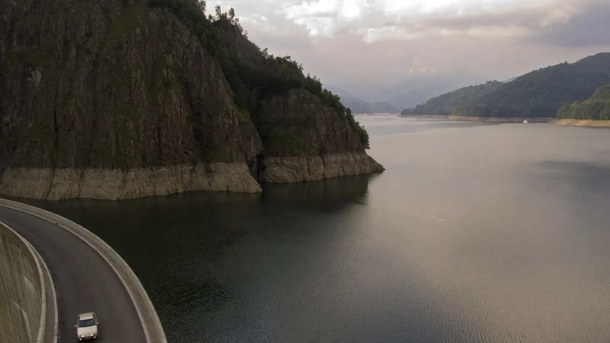 5 lucruri mai puțin cunoscute despre Lacul Vidraru - Stirile Kanal D