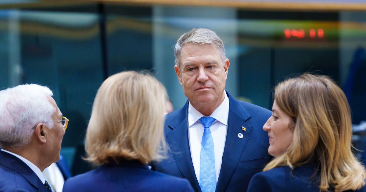 "Se retrage sub presiunea populiștilor". Ce scrie presa internațională după demisia lui Klaus ...