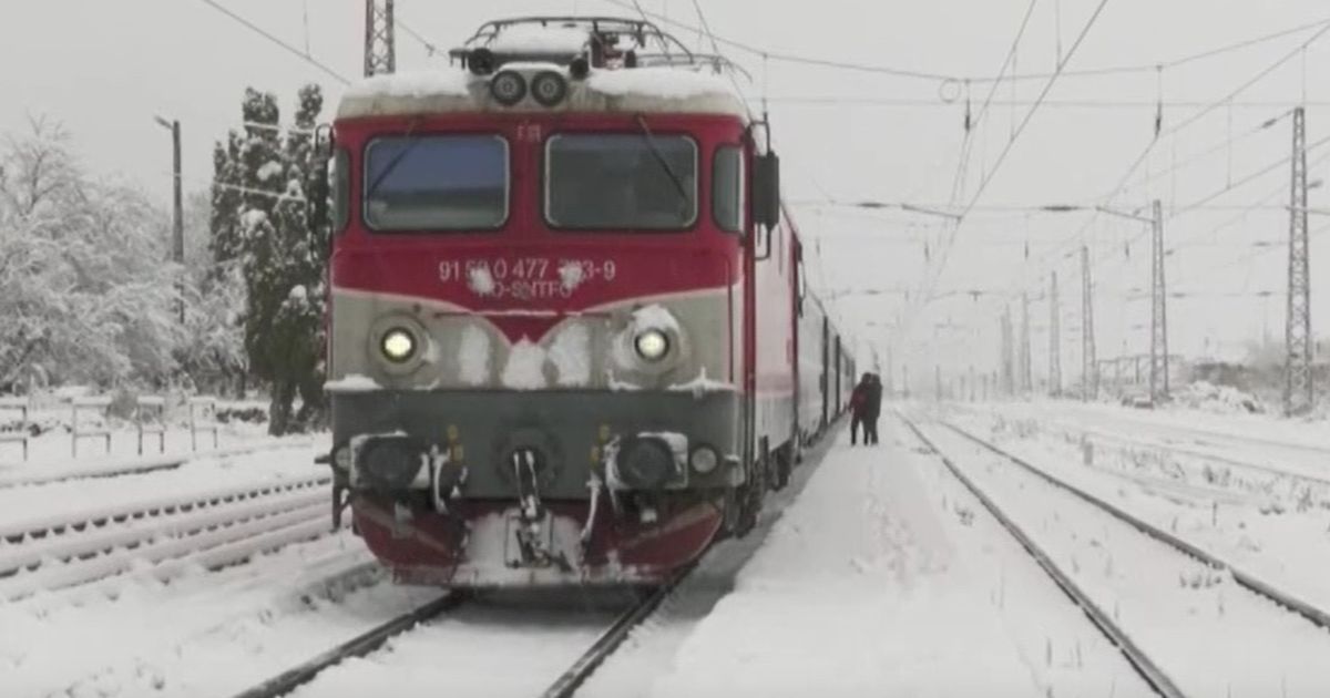 Un tren Brașov - București s-a pierdut pe drum. A luat-o din senin spre ...