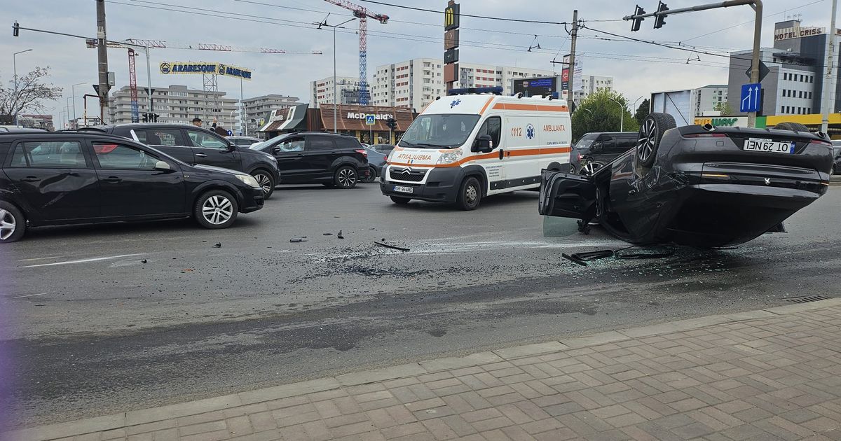 Accident grav în Capitală, pe Bulevardul Iuliu Maniu. Trafic blocat - Stirile Kanal D