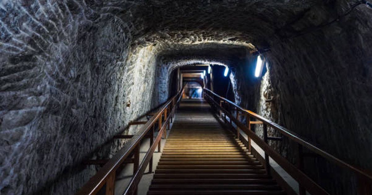 VIDEO Salina Praid rămâne închisă. Pompierii lucrează neîncetat pentru ...