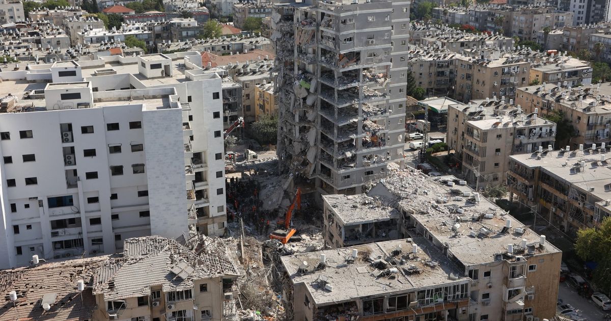 15 români și familiile lor, evacuați din Iran. Anunțul făcut de MAE ...