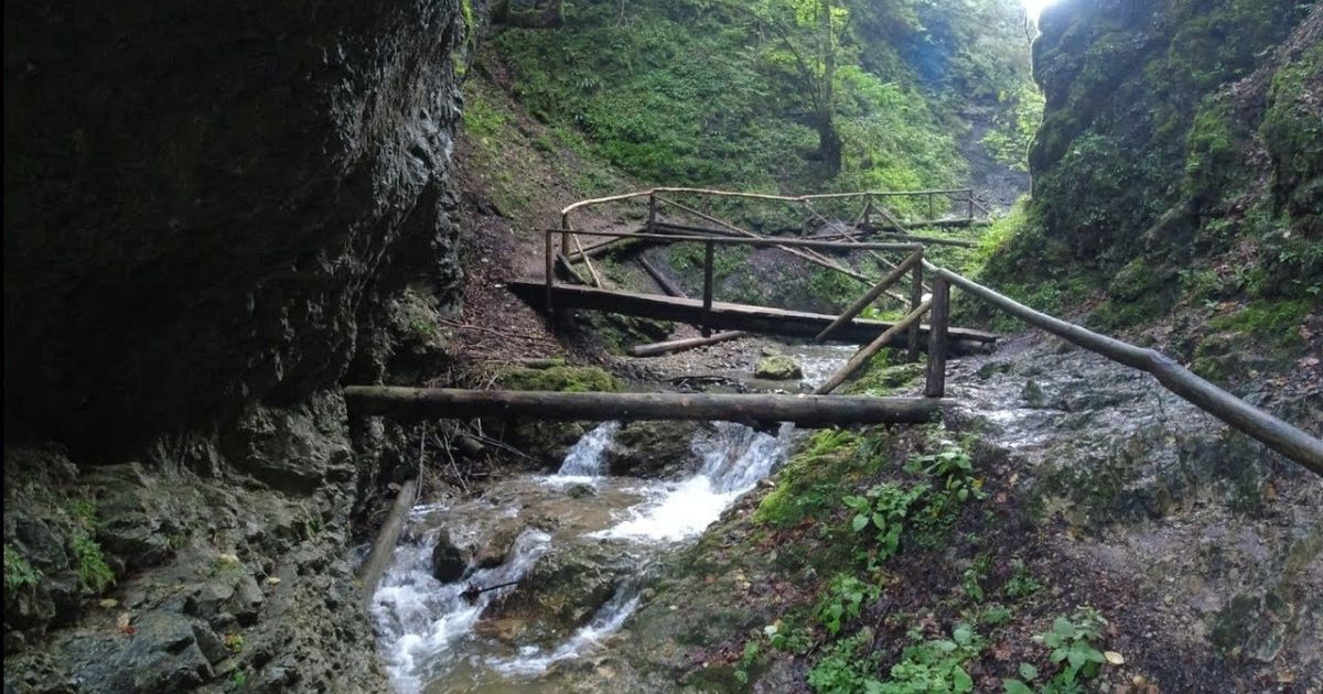 Cea mai impresionantă zonă din județul Suceava: Ce trebuie să știi ...