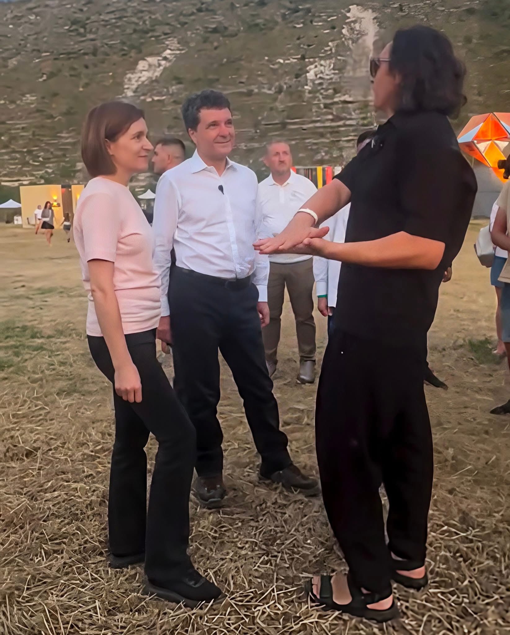 VIDEO Nicușor Dan, în vizită în Republica Moldova. Președintele ...