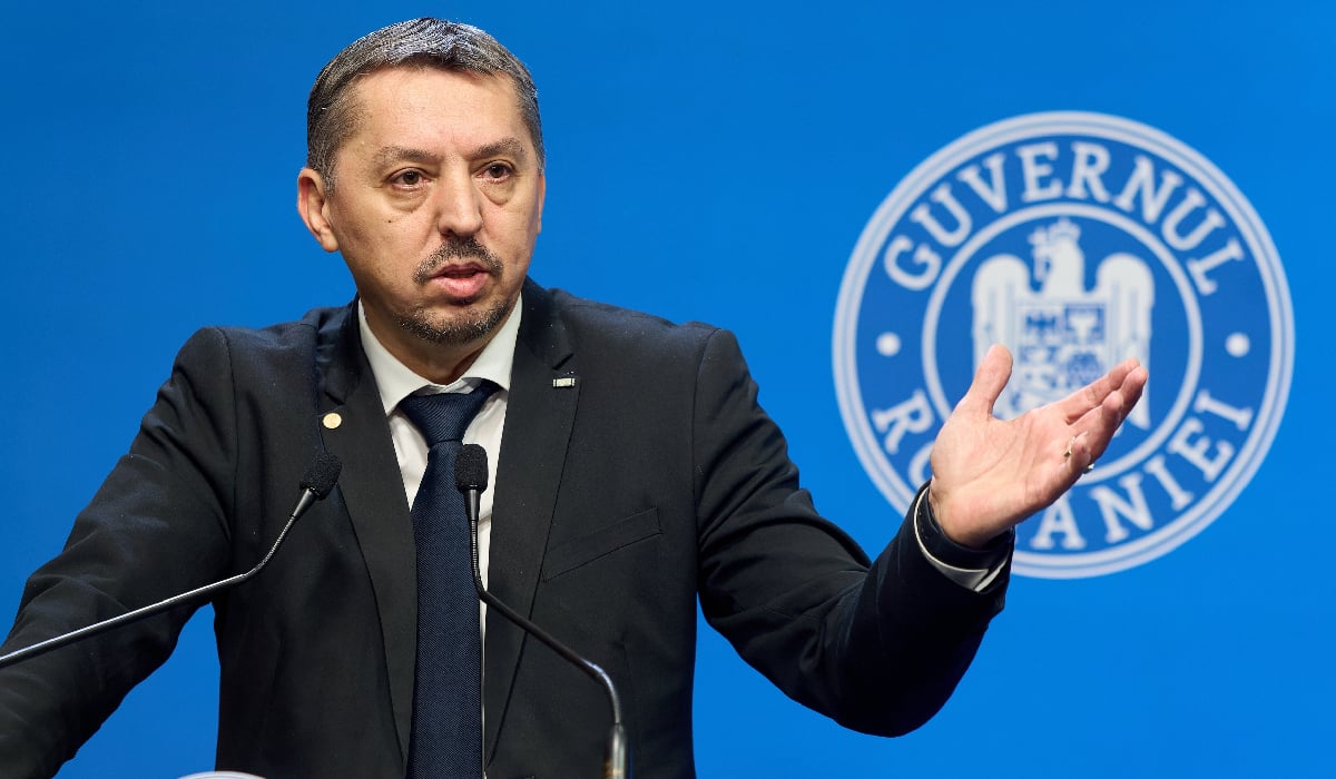 Reacția ministrului Educației, Daniel David, după emailurile cu amenințări primite de mai multe ...