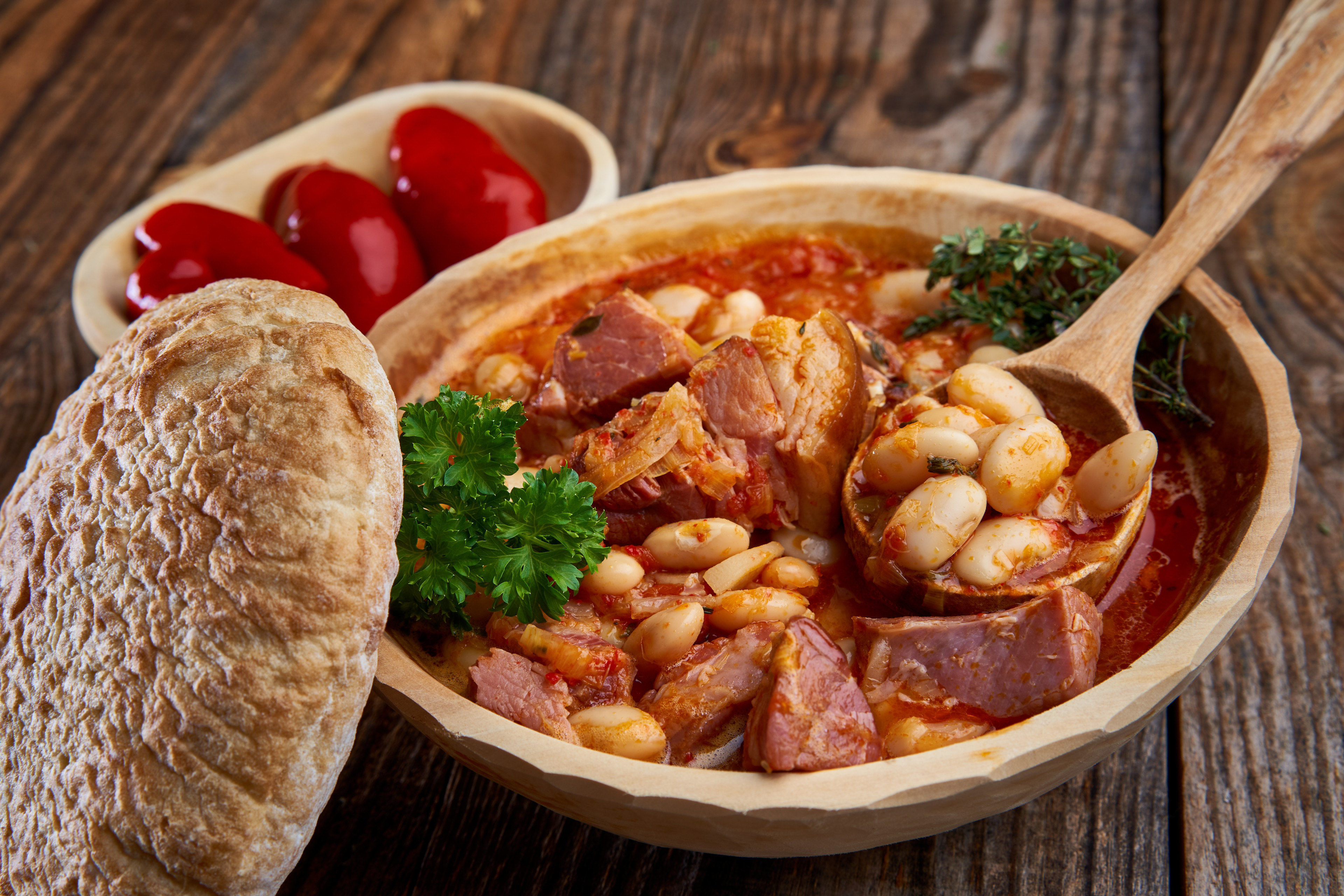 Rețetă tradițională de fasole cu ciolan - Stirile Kanal D