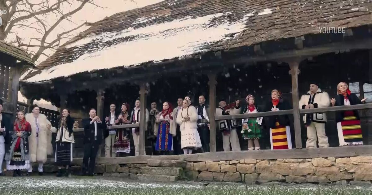 VIDEO Vlăduța Lupău și Adina Popovici, colind de Crăciun - Stirile Kanal D