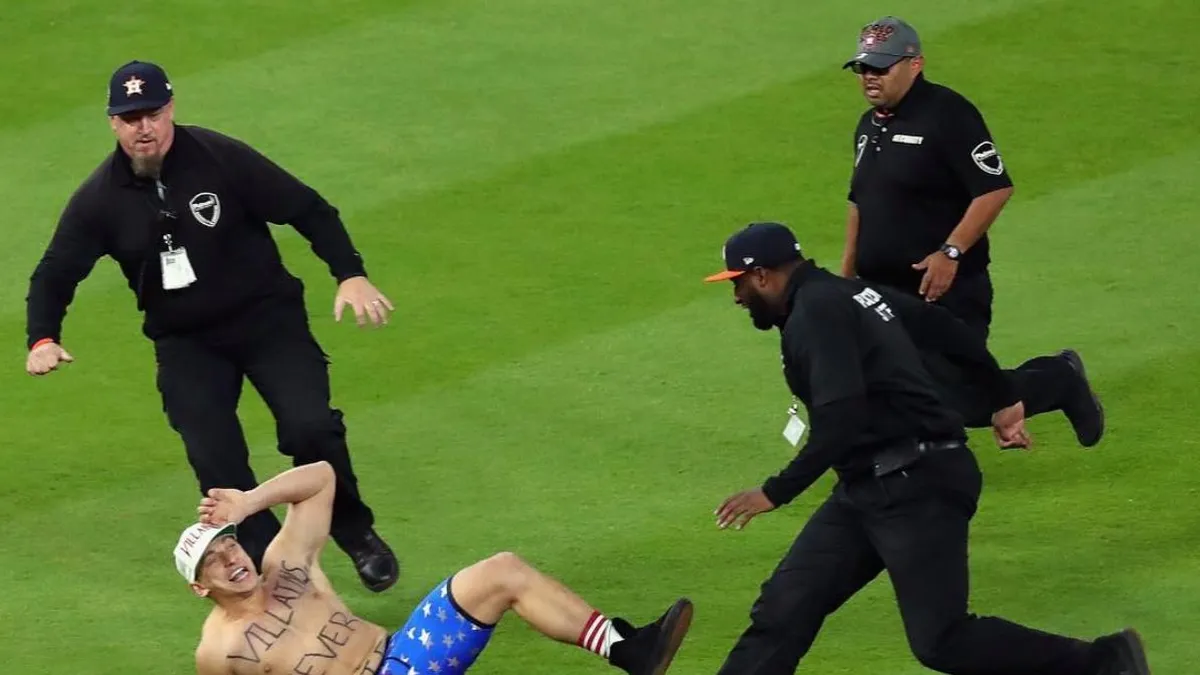 Un youtuber din SUA, celebru pentru farse, riscă să fie trimis de Rusia ...