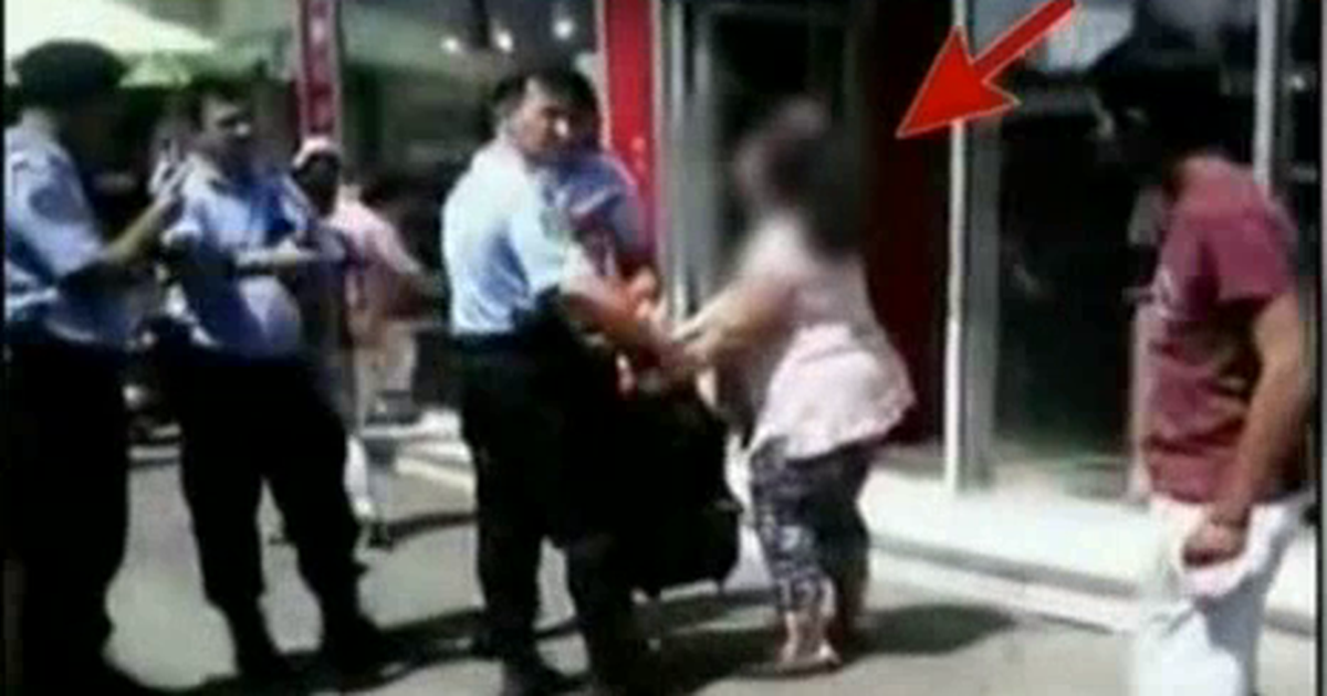 Circ in Piata Moghioros din Capitala. Politistii au fost luati la rost ...