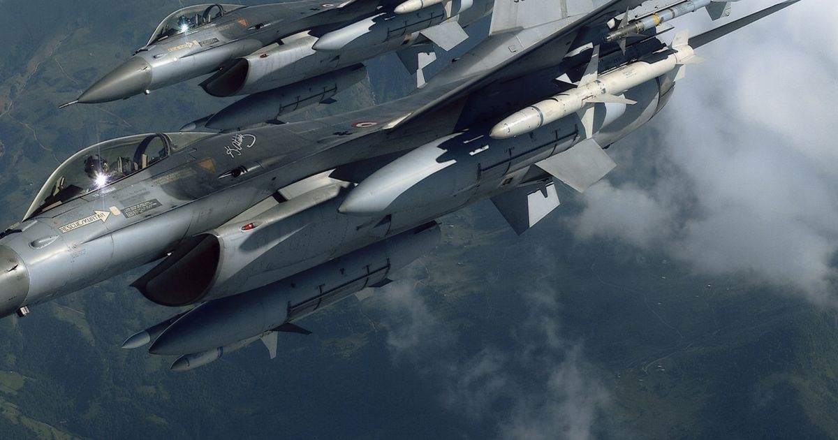 Romania a cumparat avioane de lupta care nu se mai fabrica de 20 de ani ...