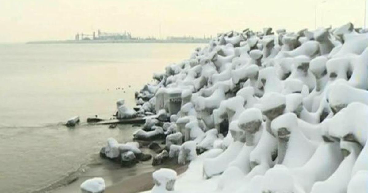 Imagini spectaculoase de la Marea Neagra. Portul turistic a inghetat ...