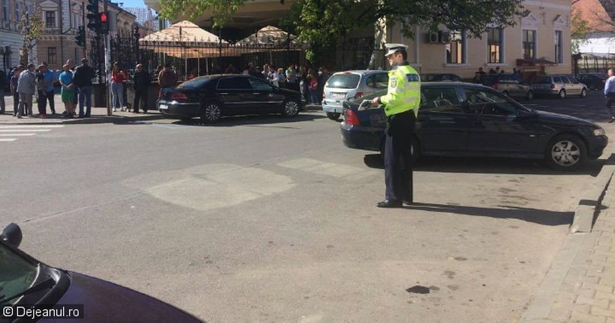 Mama si copil din Dej, loviti in plin de un sofer incepator in varsta ...