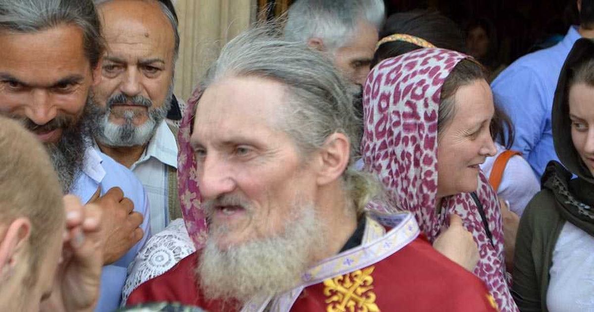 De ce s-a calugarit actorul Dragos Paslaru! Dupa 26 de ani de sihastrie ...