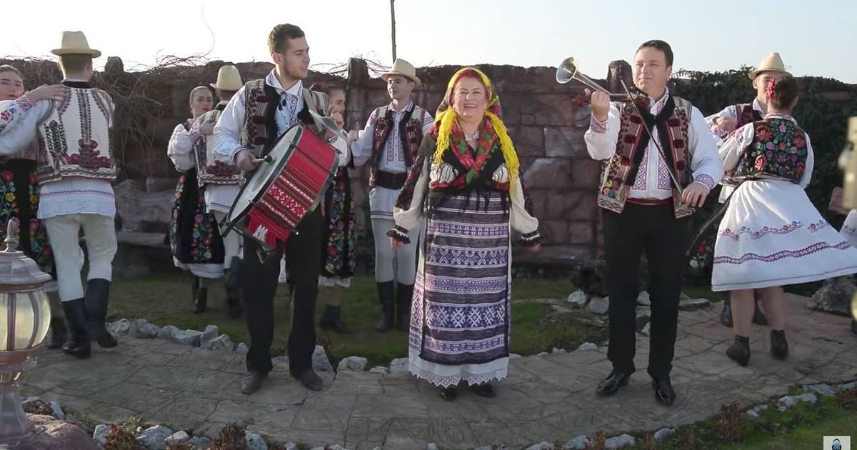 A murit Florica Duma, una dintre cele mai cunoscute interprete de ...