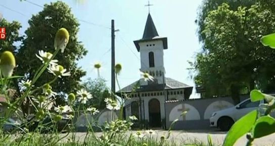 Minune la Letca Noua. Icoana Maicii Domnului cu Pruncul in Brate a ...