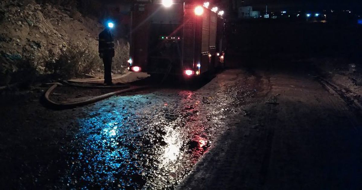 Incendiu la groapa de gunoi a municipiului Bacau, intervin 30 de ...