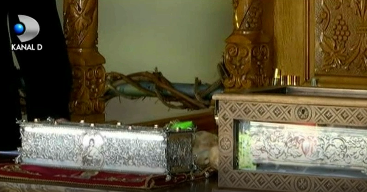 Incredibil! Gabriela Firea ar fi instalat o racla cu moaste langa ...