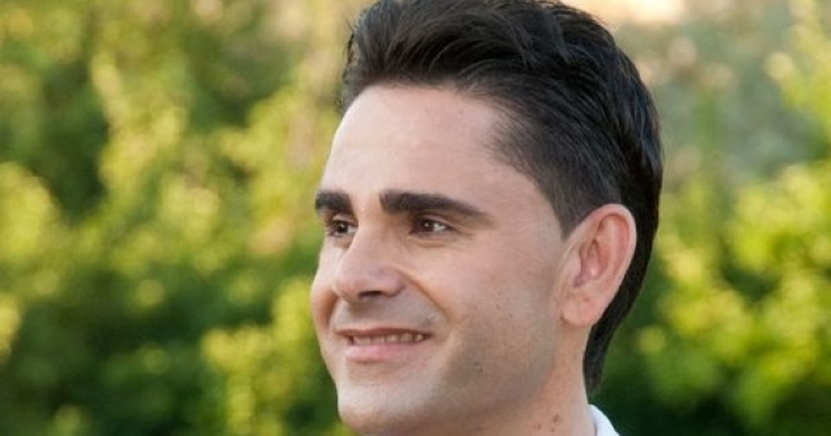 A murit indragitul cantaret de muzica populara Aurelian Preda - Stirile ...