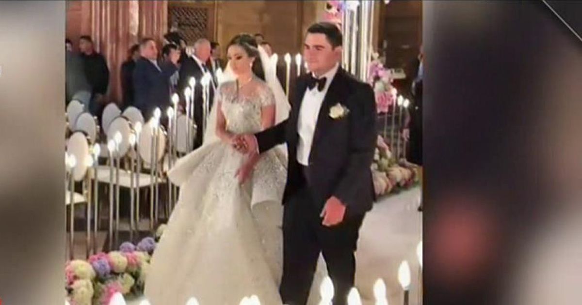 Lux si opulenta neimaintalnite la o nunta! Tort cu 15 etaje si rochii ...