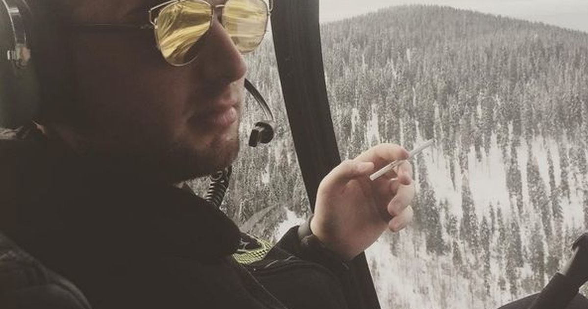 Victoras Micula si-a scris initialele pe elicopterul personal - Stirile ...