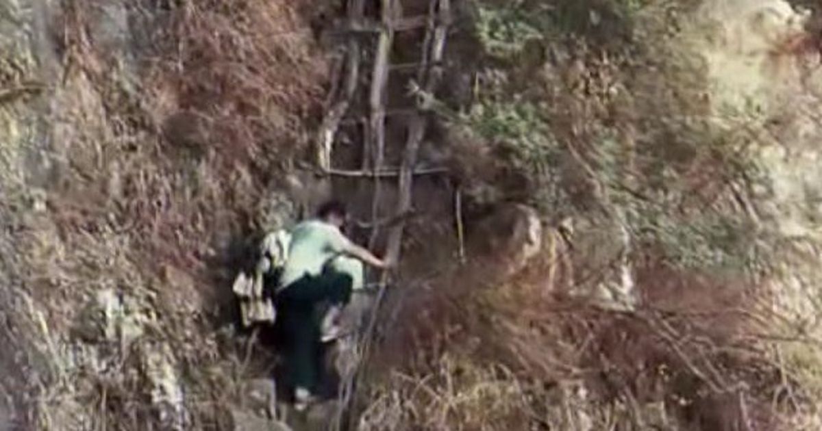 Iata prin ce chinuri trec copiii chinezi pentru a ajunge la scoala - In ...